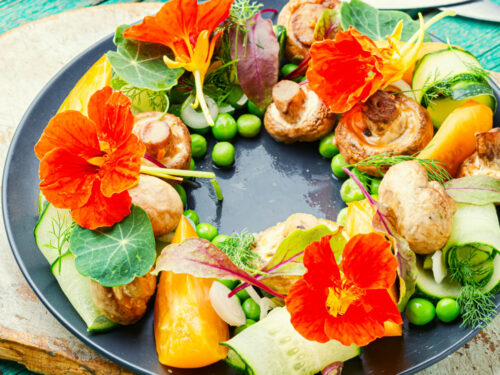 20 Delightful Edible Flowers To Add To Your Kitchen - Mads' Cookhouse