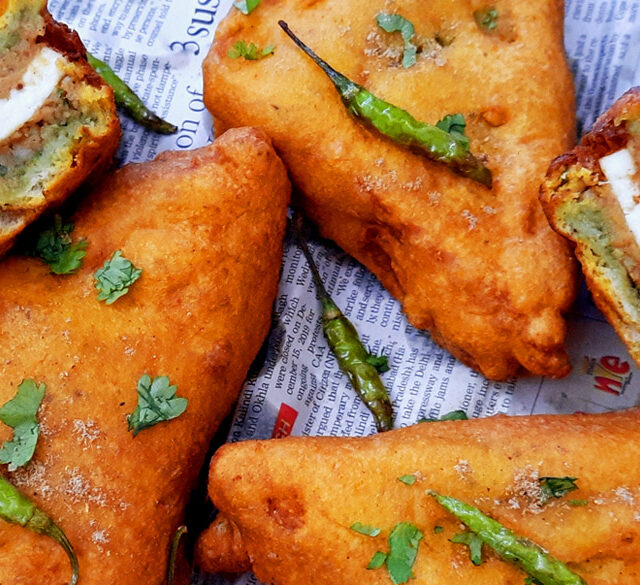 Potato Paneer Bread Pakora Recipe - Mads' Cookhouse